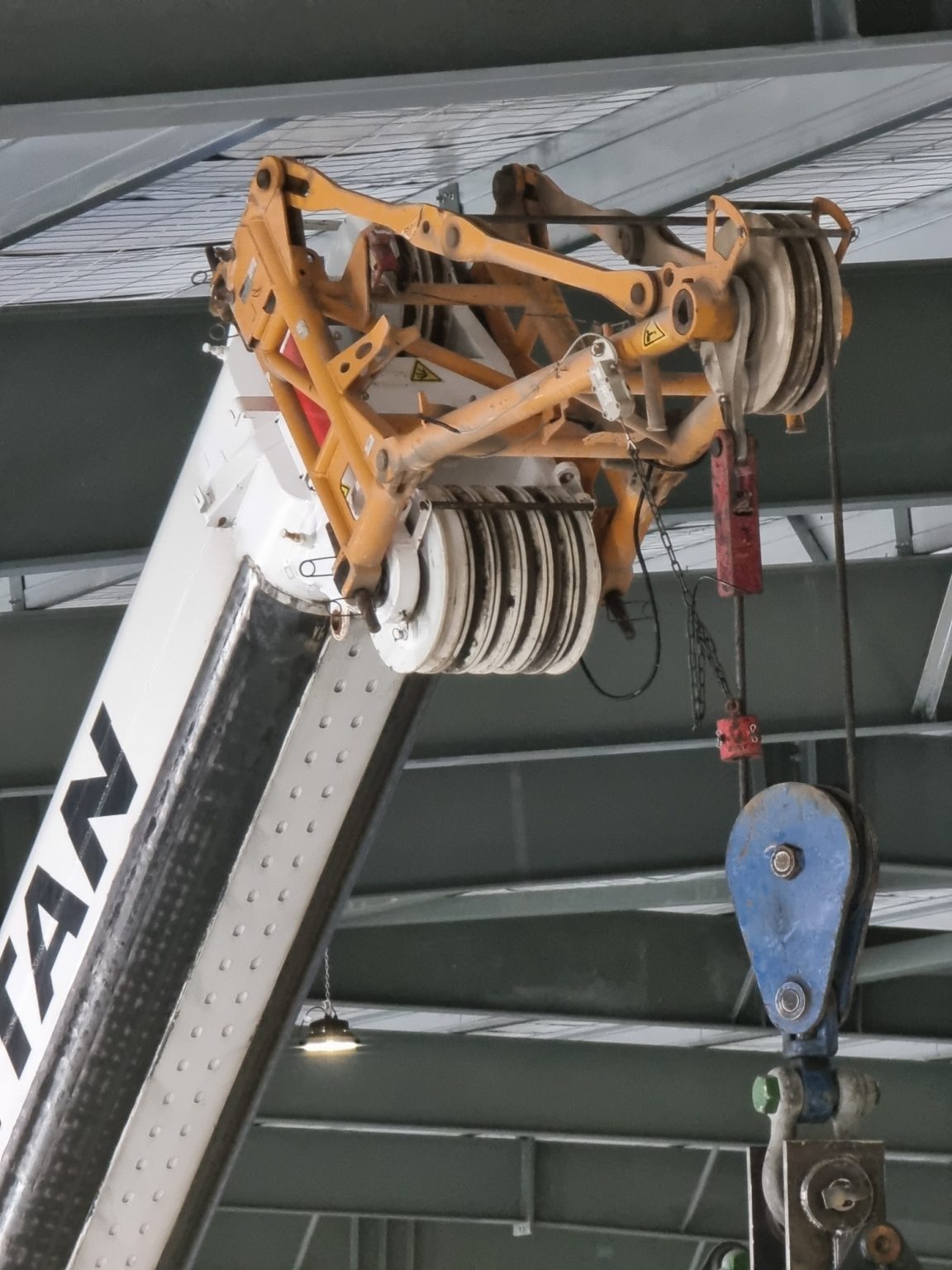 Internal Gantry Crane Successfully Installed at Boxman, Christchurch ...